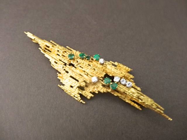 ANDREW GRIMA BROOCH/PENDANT WITH DIAMONDS AND EMERALDS,signedGRIMA
