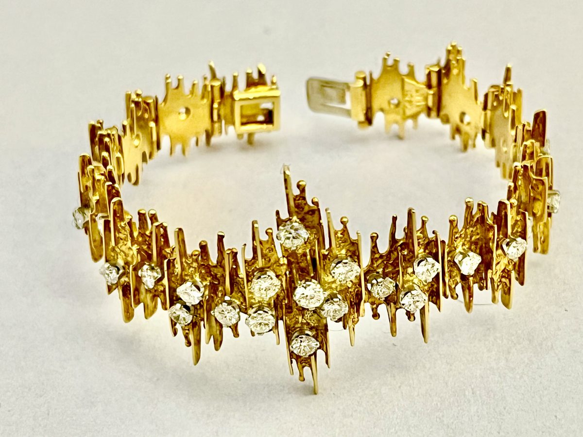 GEORGE WEIL 18ct GOLD BRACELET WITH 2.8 CTS OF DIAMONDS